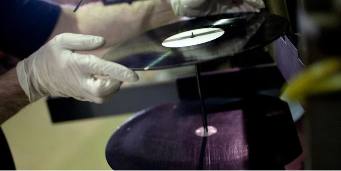 “Devastating” Manufacturing Plant Fire Threatens Worldwide Vinyl Record ...